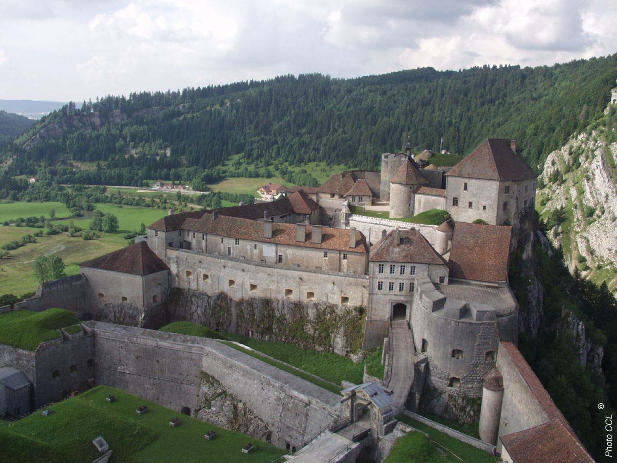 Le Ch teau De Joux Cl s Pour L histoire Ressources De Bourgogne Le Ch teau De Joux Cl s Pour L histoire Ressources De Bourgogne